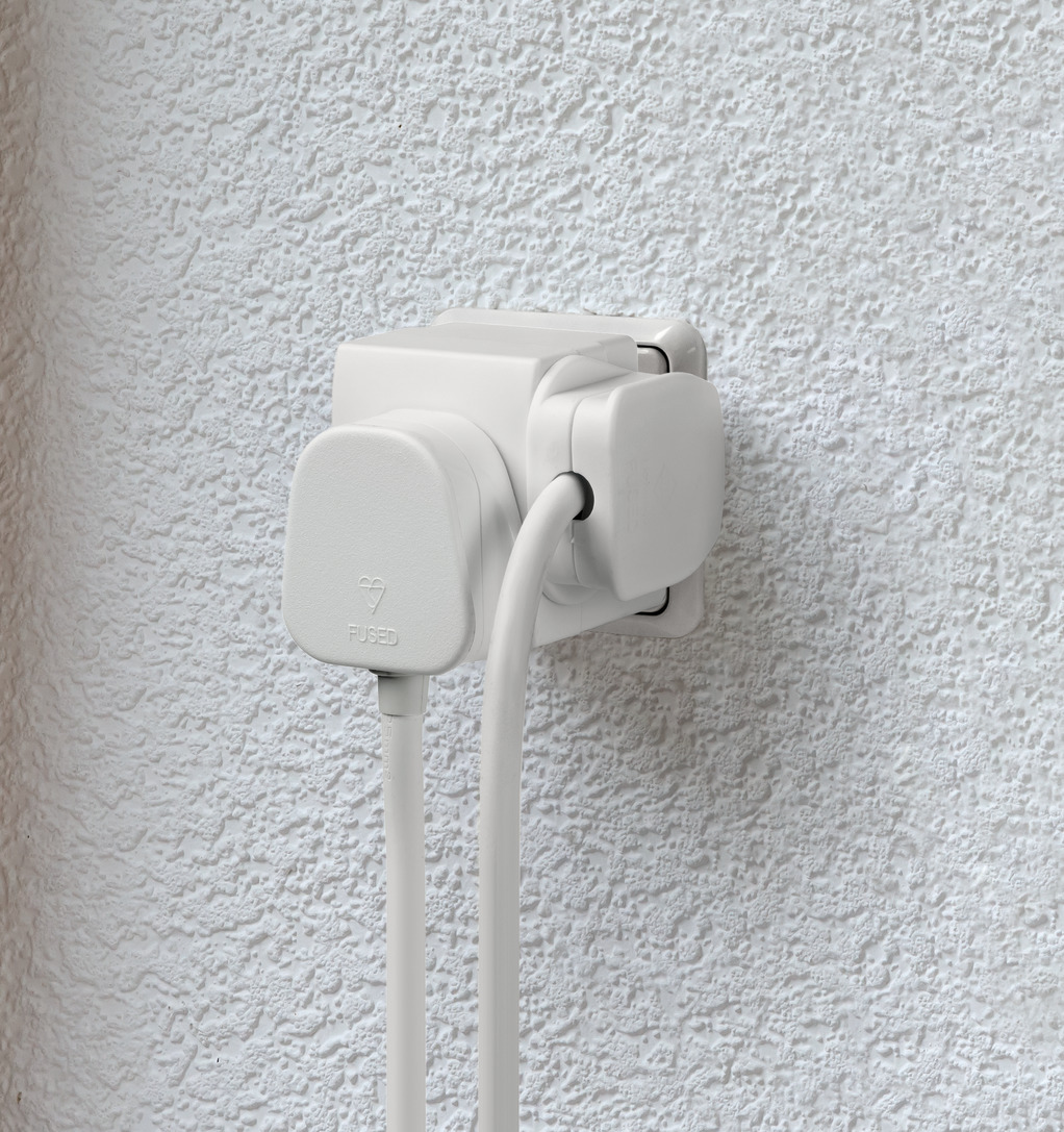 3-Way Plug Adapter *BS* | brennenstuhl®